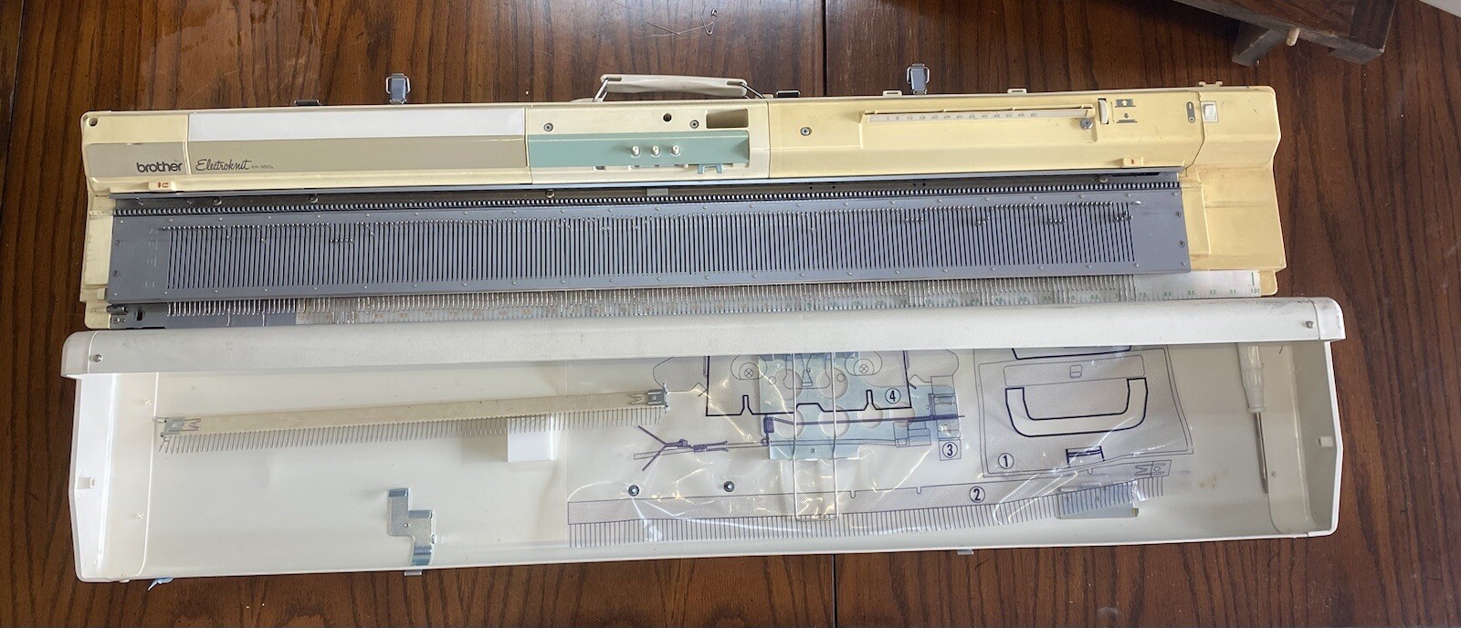 Brother Electroknit KH-950E Knitting Machine w/ Case & Accessories ...