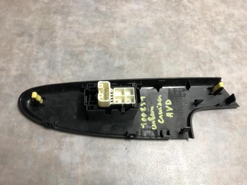 Interrupteur de leve vitre avant droit TOYOTA URBAN CRUISER 8481052030 ...