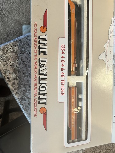 Bachmann Southern Pacific Lines “The Daylight” HO Scale Train with (5 ...