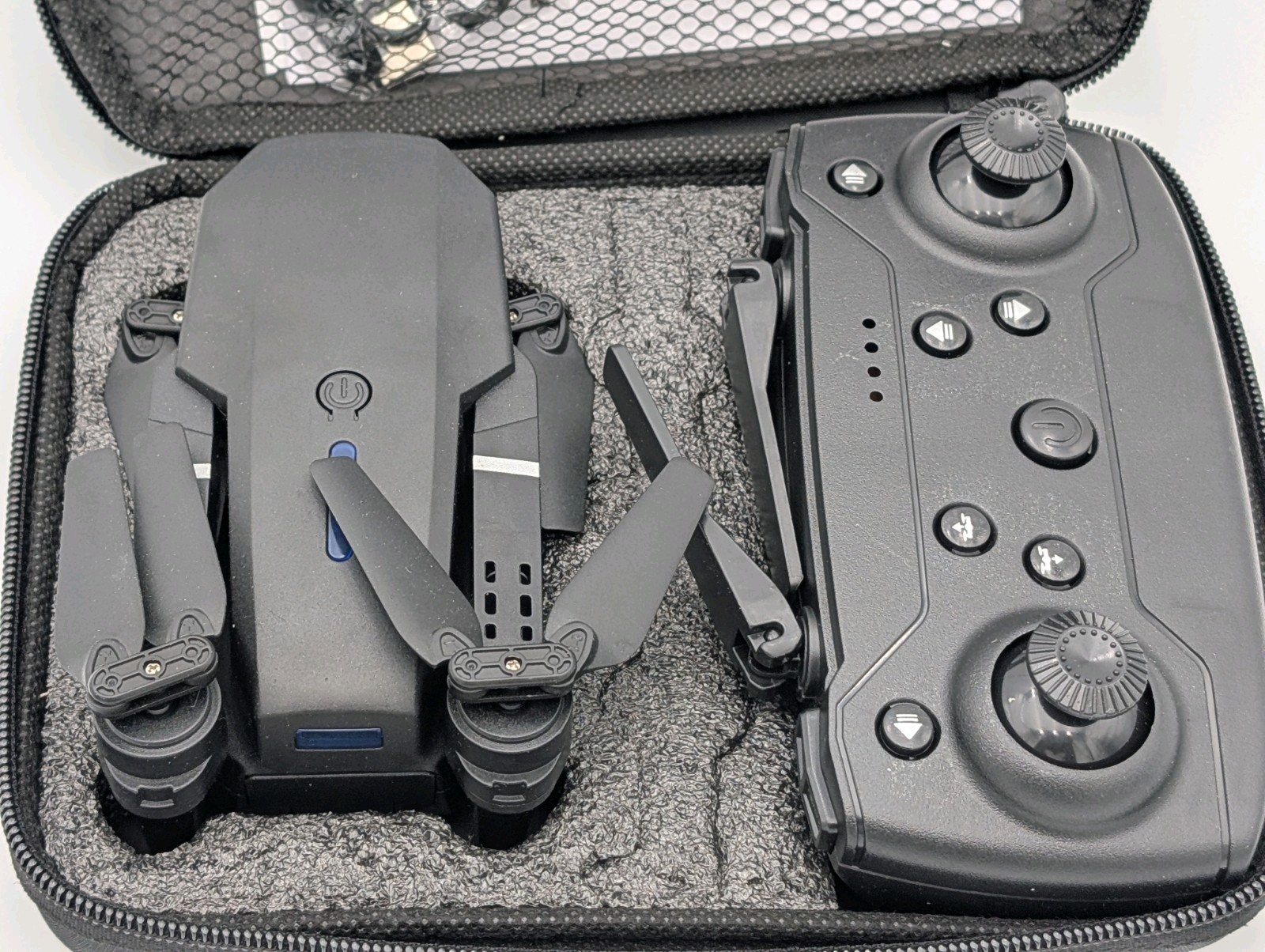 Collapsible Aircraft Drones with Camera 2.4 GHZ INCLUDES Carrying Case ...