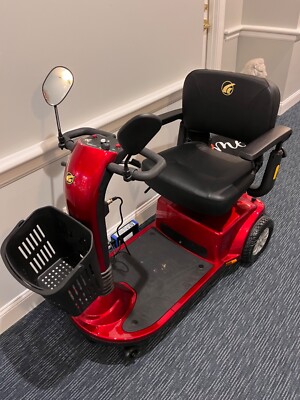 GOLDEN TECHNOLOGIES ® COMPANION TM II 4-WHEEL SCOOTER FULL-SIZE GC440 ...