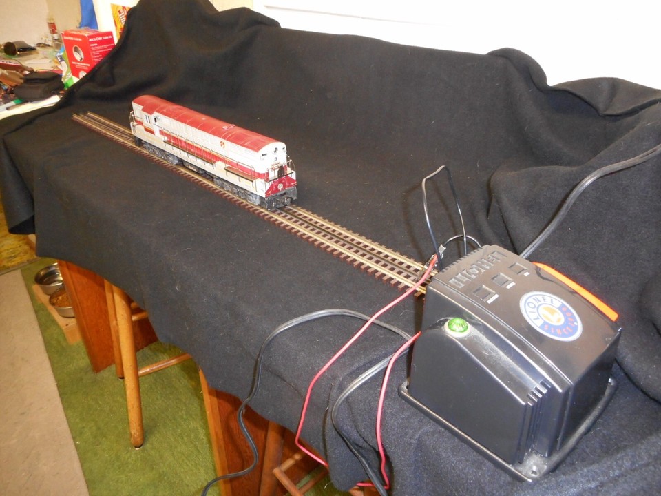 LIONEL #2321 LACKAWANNA FM TRAINMASTER DIESEL (1954-1956)--MAROON ROOF ...