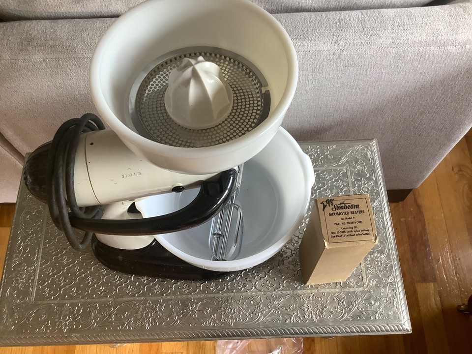 Vintage 1950’s Sunbeam Mixmaster Model 9 Stand Mixer Glass Bowls Juicer ...
