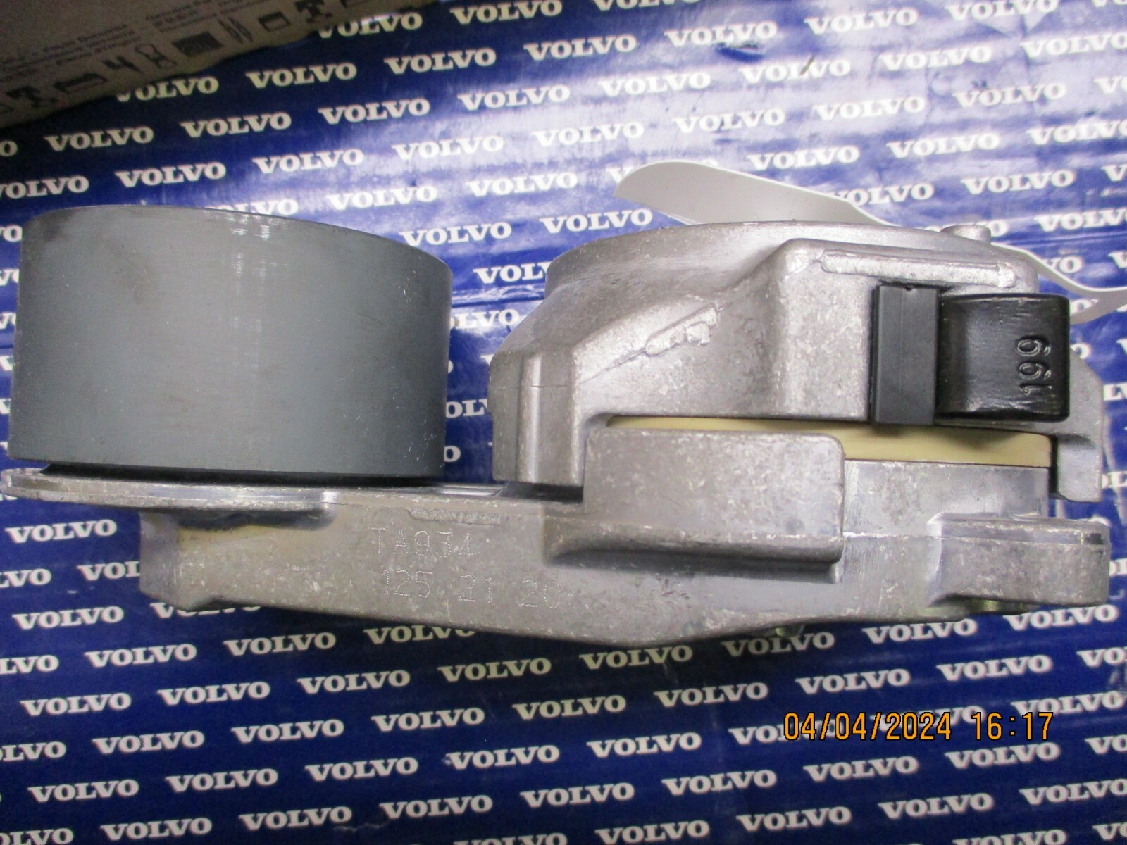 Volvo D13 2017-21 a/c belt tensioner OEM 24201573 | eBay