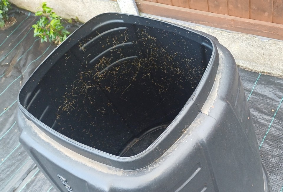 Garden Compost Bin 220L Durable Polyethylene Construction | eBay UK