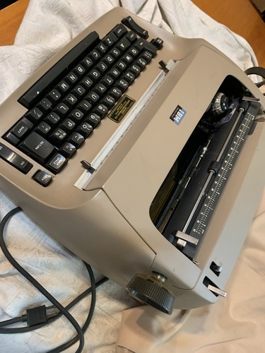 IBM Selectric Typewriter Vintage - Powers On - For Parts Only | eBay