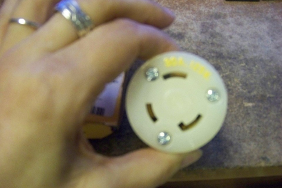 Hubbell HBL2613 Locking Devices, TwistLock, Industrial Grade, Female ...