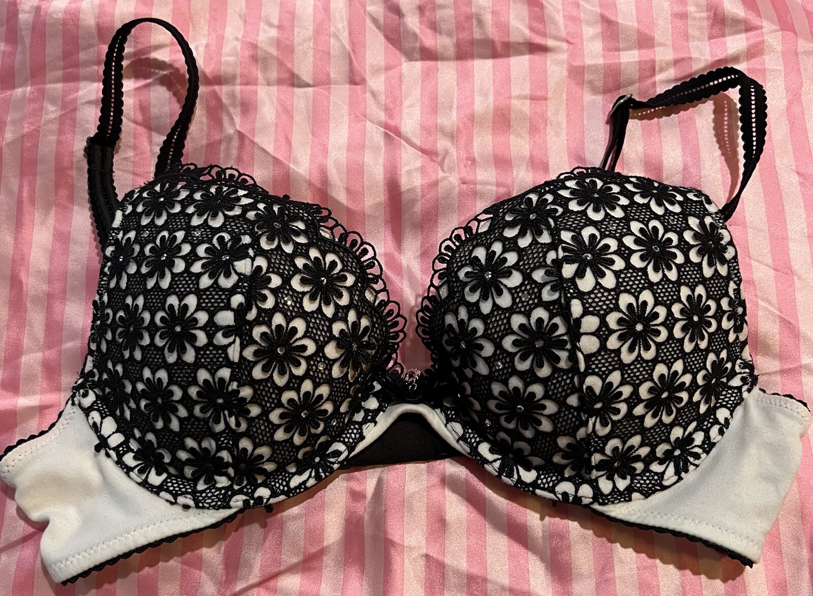 VICTORIA’S SECRET BLACK WHITE FLOWERED CRYSTAL GEMS PUSH UP BRA ~ Size ...