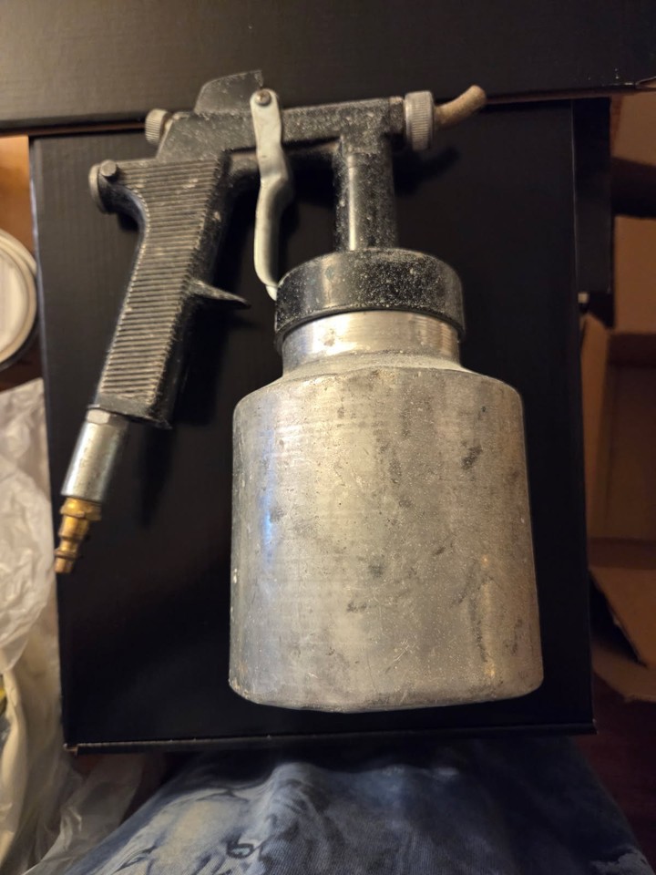 Air Glitter Gun For Texture Ceilings 1Qt. Tank Loaded With Clear & Iris ...