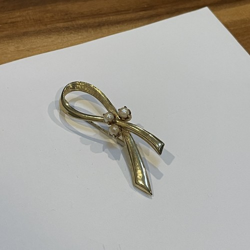 Signed Brooks Vintage Brooch Pin Gold Tone / Faux Pearl Awareness ...