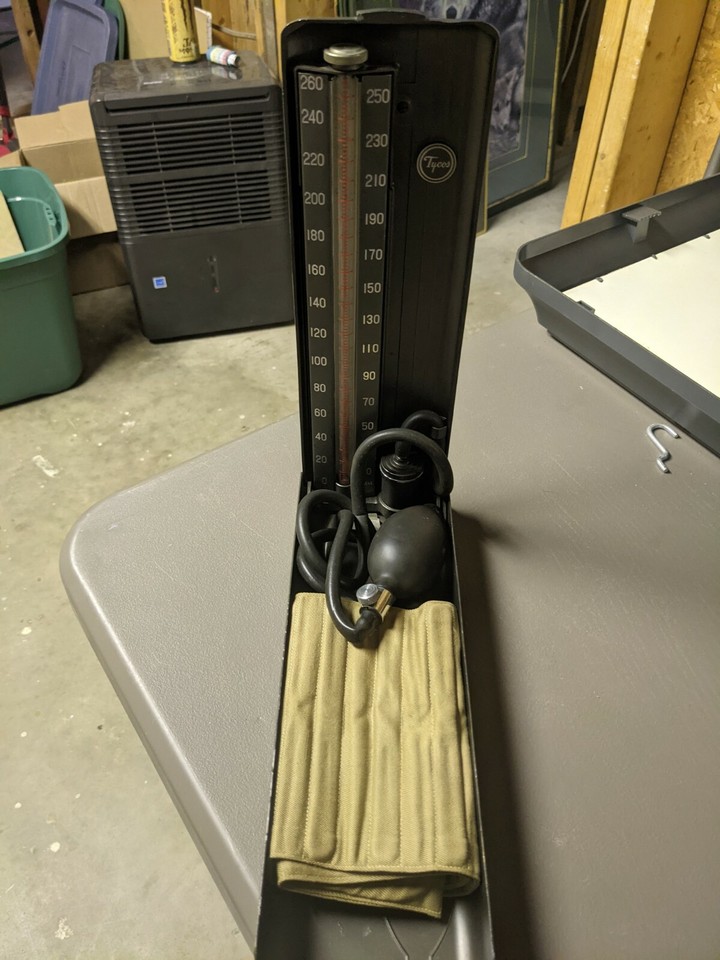 Vintage blood pressure monitor | eBay