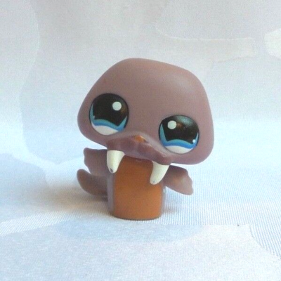 Littlest petshop lps #1119 hasbro walrus morse plum and brown blue eyes ...