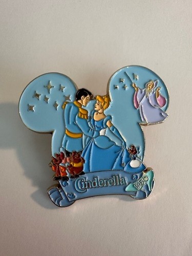 The Bradford Exchange Magical Moments Of Disney CINDERELLA Pin (A0) | eBay
