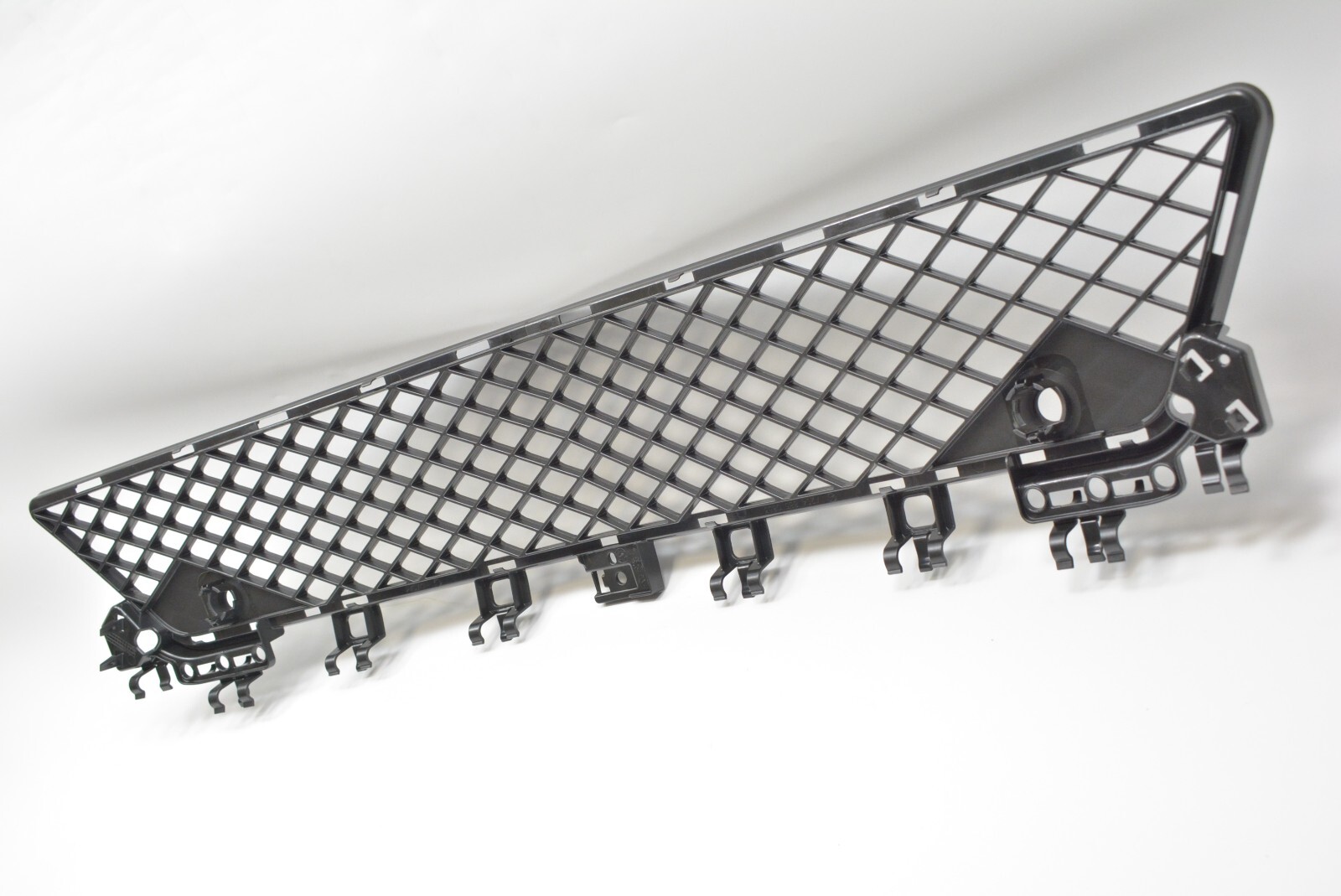 GENUINE MERCEDES 2012-15 W204 C250 FRONT BUMPER LOWER GRILLE OEM ...