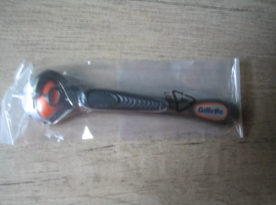 NEW! GILLETTE FUSION 5 HANDLE ONLY NEW | eBay