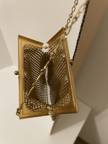 Vintage Art Deco Gold Tone Metal Mesh Kiss Clasp Petite Evening ...