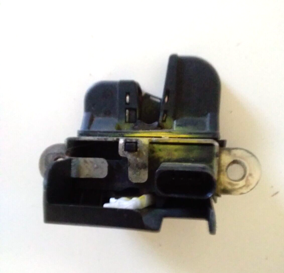 VOLKSWAGEN PASSAT/ TOURAN TAILGATE/TRUNK/BOOT LOCK/CATCH/LATCH ...