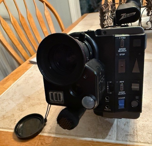Zenith VM6200 VHS-C Camcorder Bundle Powers UP Functions Work AS IS/FOR ...