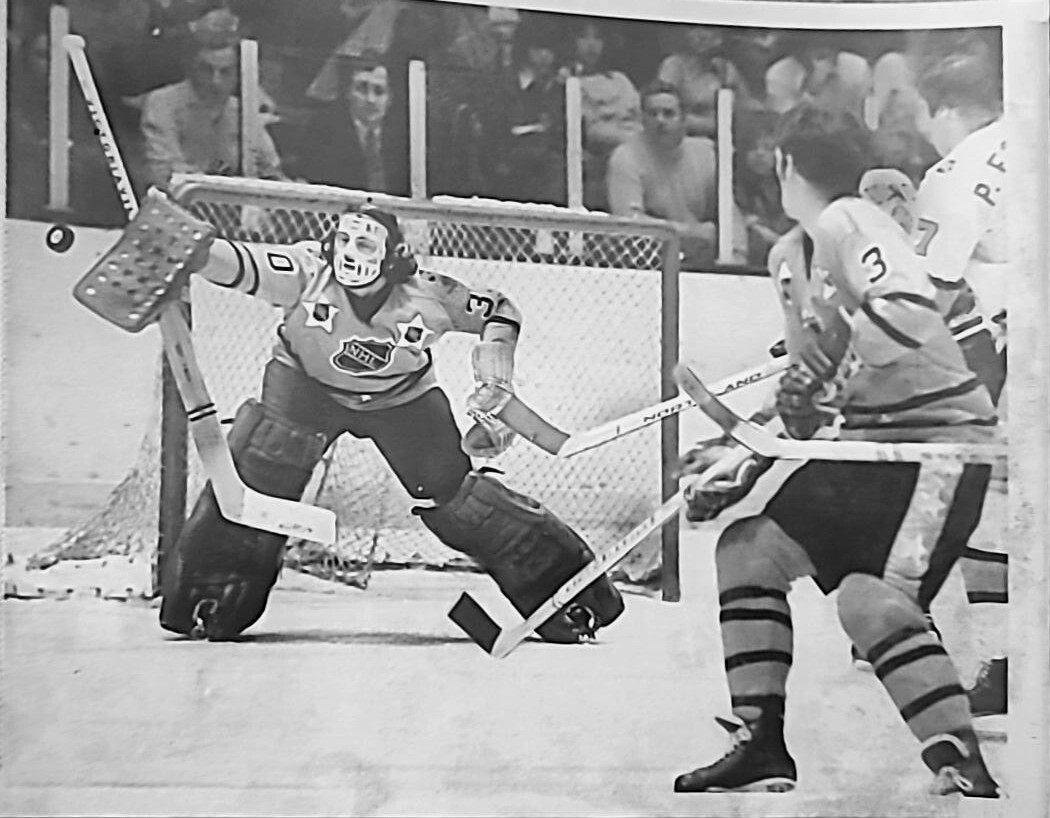 1973 ROGIE VACHON NHL HOCKEY GOALIE MASK PHOTO ALL-STAR MSG PHIL ...