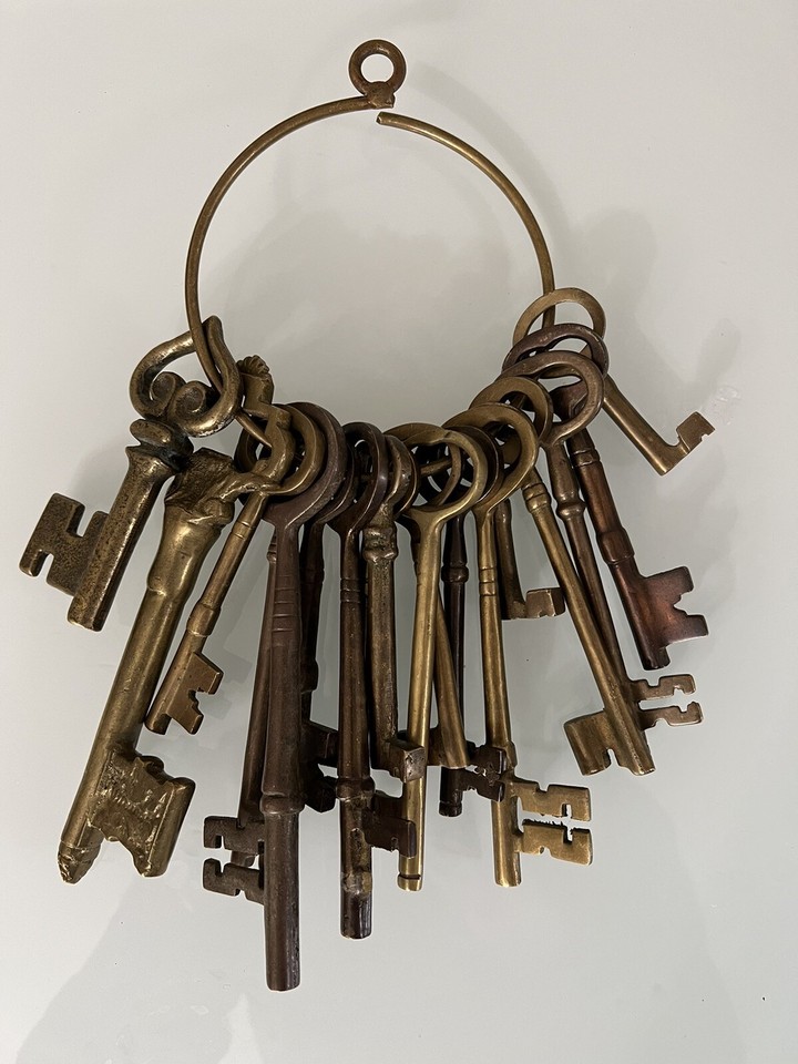 Lot Of 18 Antique Keys Brass Cast Iron Keys Skeleton Keys French Keys ...