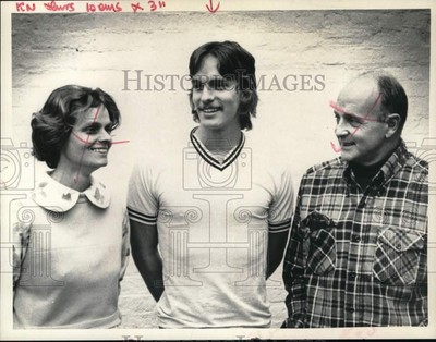 1978 Press Photo Richard Brewster poses with couple in New York - tua64202 | eBay