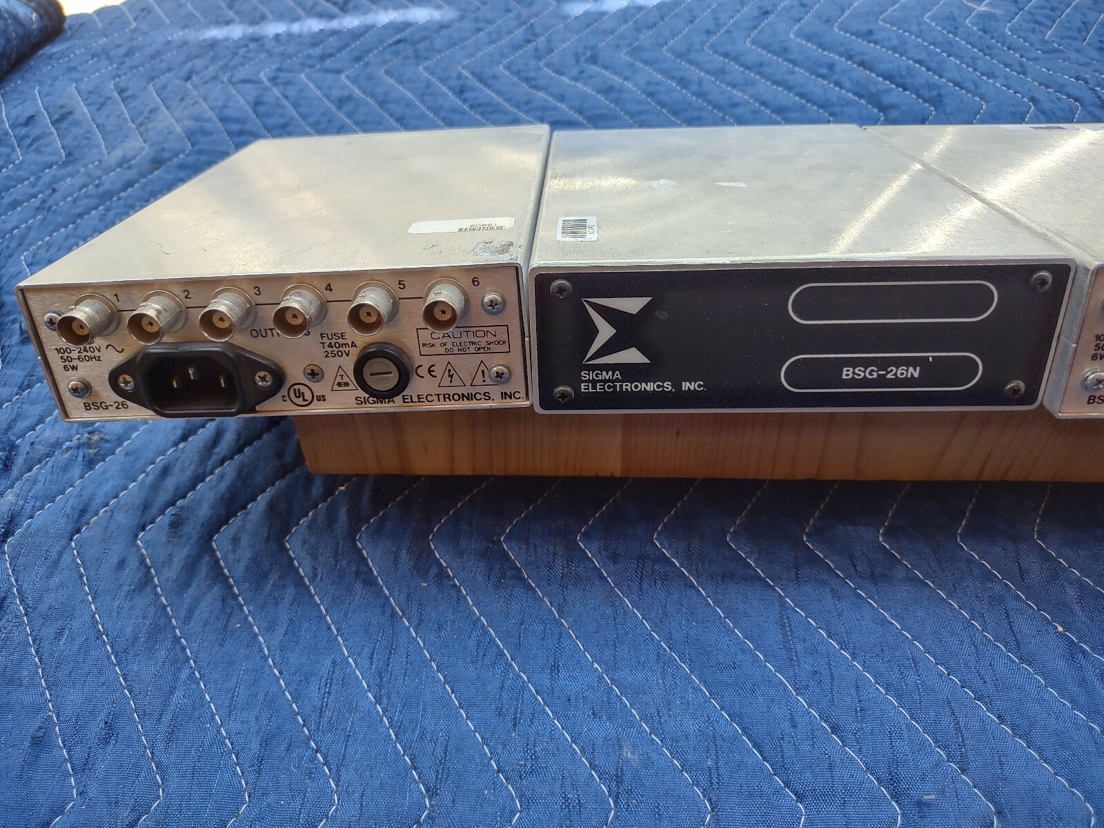 Sigma Electronics BSG-26N Black Burst Audio Distribution Signal ...