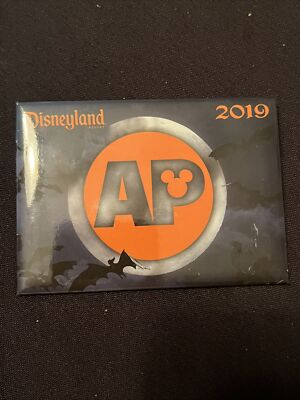 Disneyland Oogie Boogie Bash 2019 Annual Passholder Button AP Halloween ...