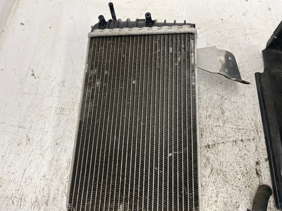18 AUDI R8 PLUS OEM RIGHT REAR RADIATOR W/ BRACKET & DUCT 4S0121212B 17 ...