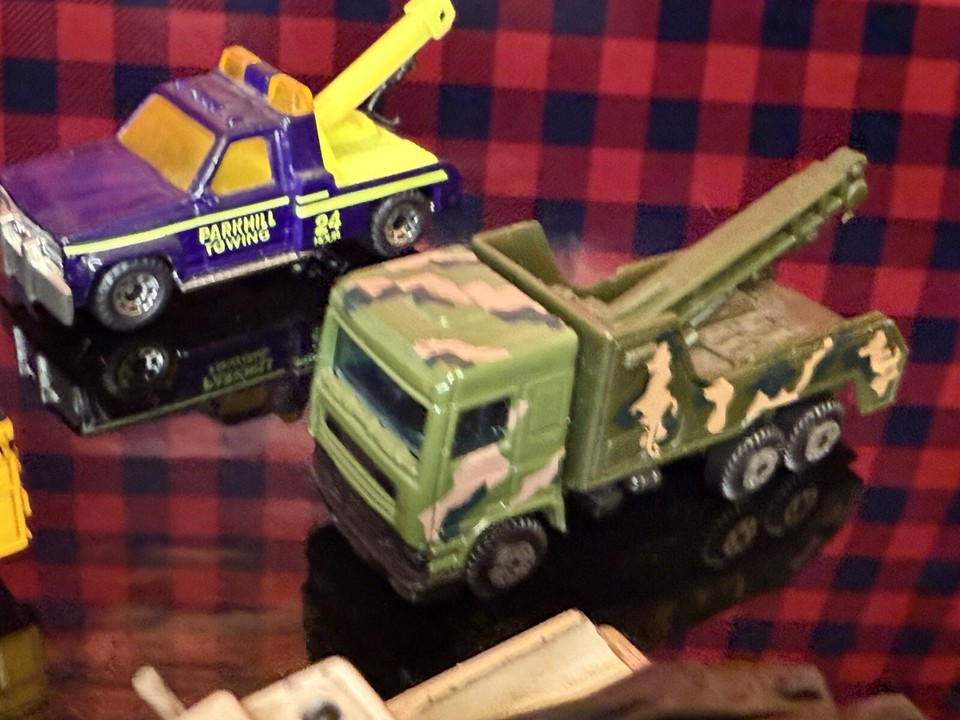 LOT as 1981 MATCHBOX POLICE M9 PETERBILT TOW WRECKER TRUCK DOUBLE BOOM ...