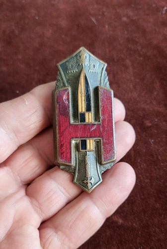 VINTAGE ENAMEL AUTOMOBILE CAR RADIATOR EMBLEM / BADGE # HUPMOBILE ...