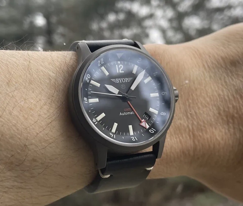 BYOP Meridian Titanium GMT (red) Pilot Watch Seiko Automatic Sapphire ...