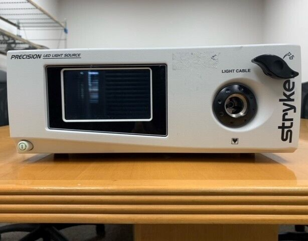 Stryker 220-220-000 Precision Led Light Source - Parts Or for sale ...