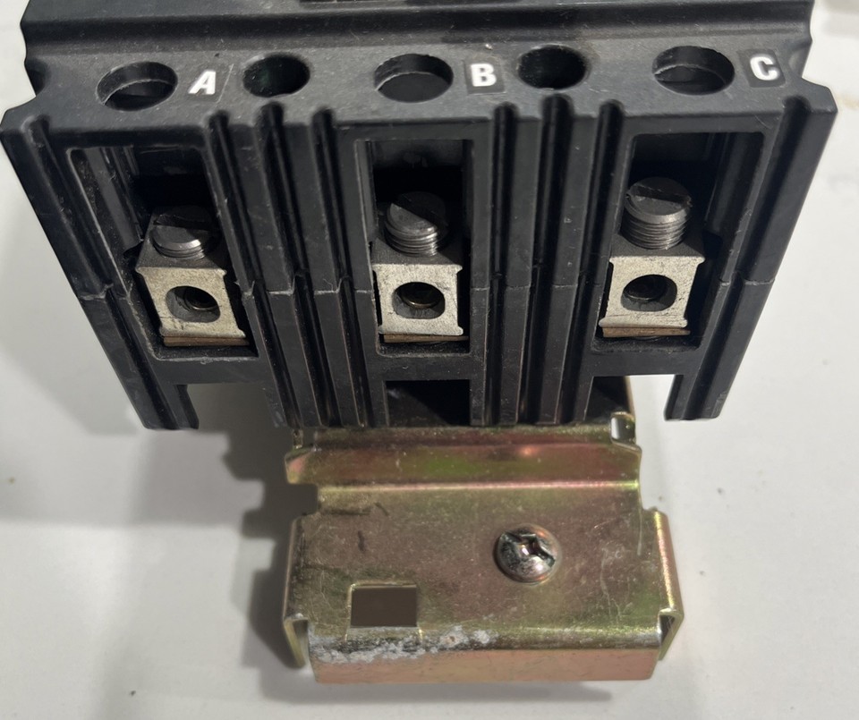 Square D FC34060 60 Amp 3 Pole 480V I-Line Plug In Circuit Breaker | eBay