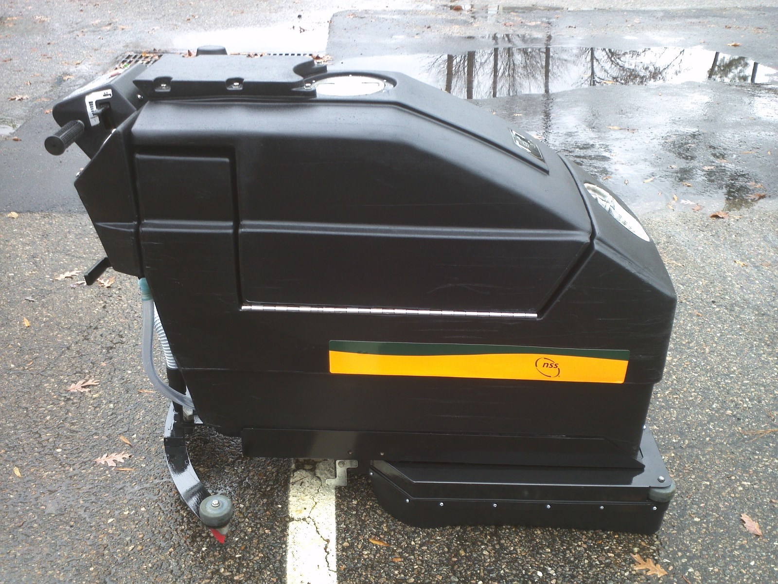 NSS WRANGLER 2625 Floor Scrubber 26-inch under 600 Hours, 60 day parts ...