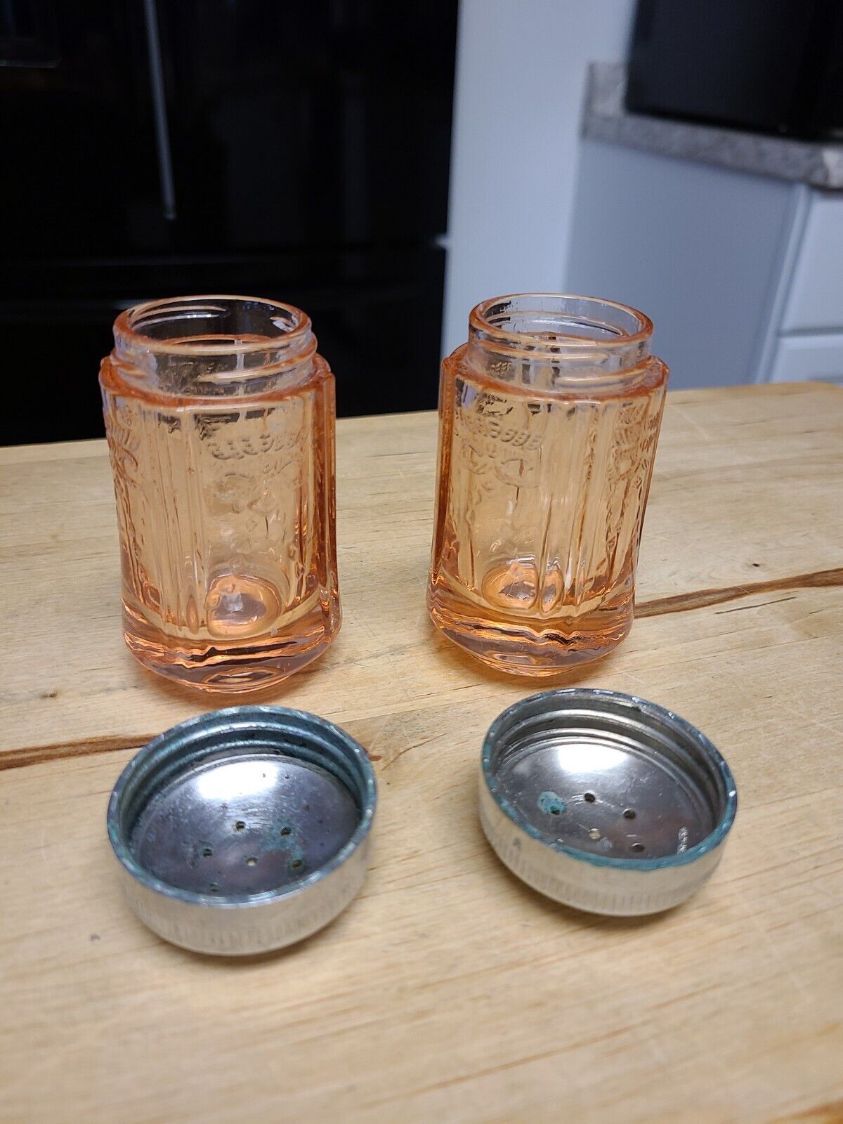 Indiana Glass Pink Recollection Salt And Pepper Shaker Set Like Madrid