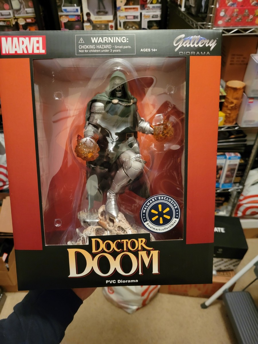A Select Size Marvel Gallery Mysterio PVC Figure - 9 Inch Collectible ...