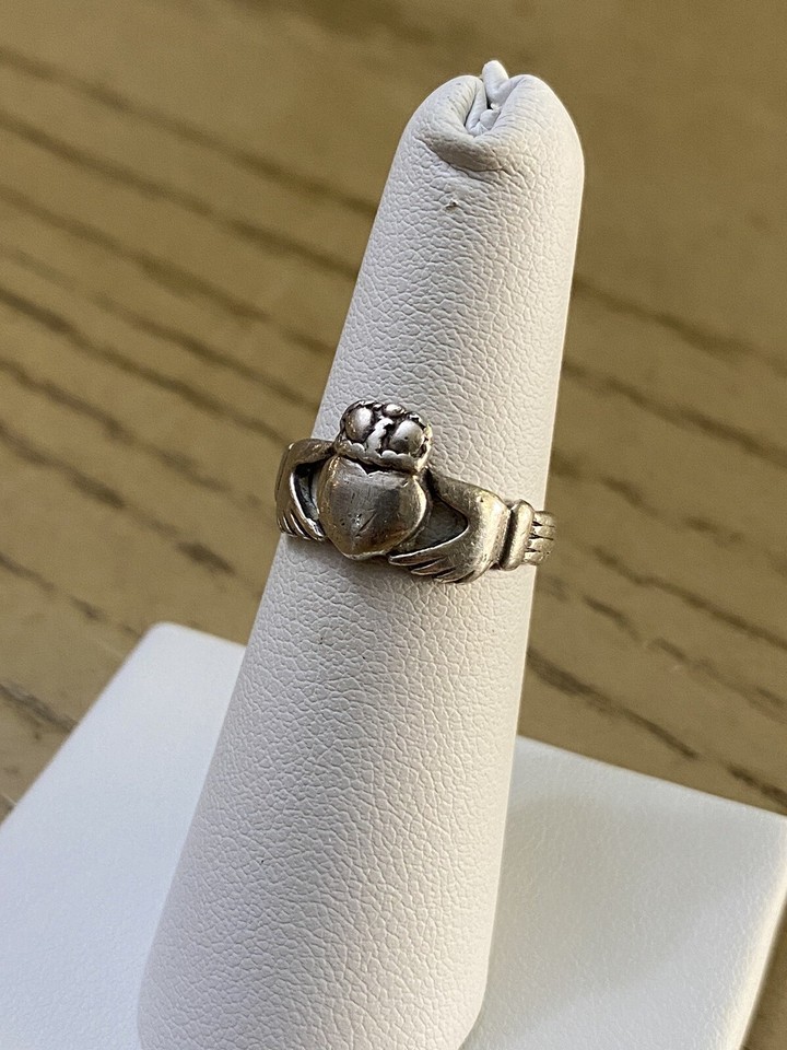 Peter Stone Sterling Silver Irish Claddagh Heart Friendship Band Ring ...