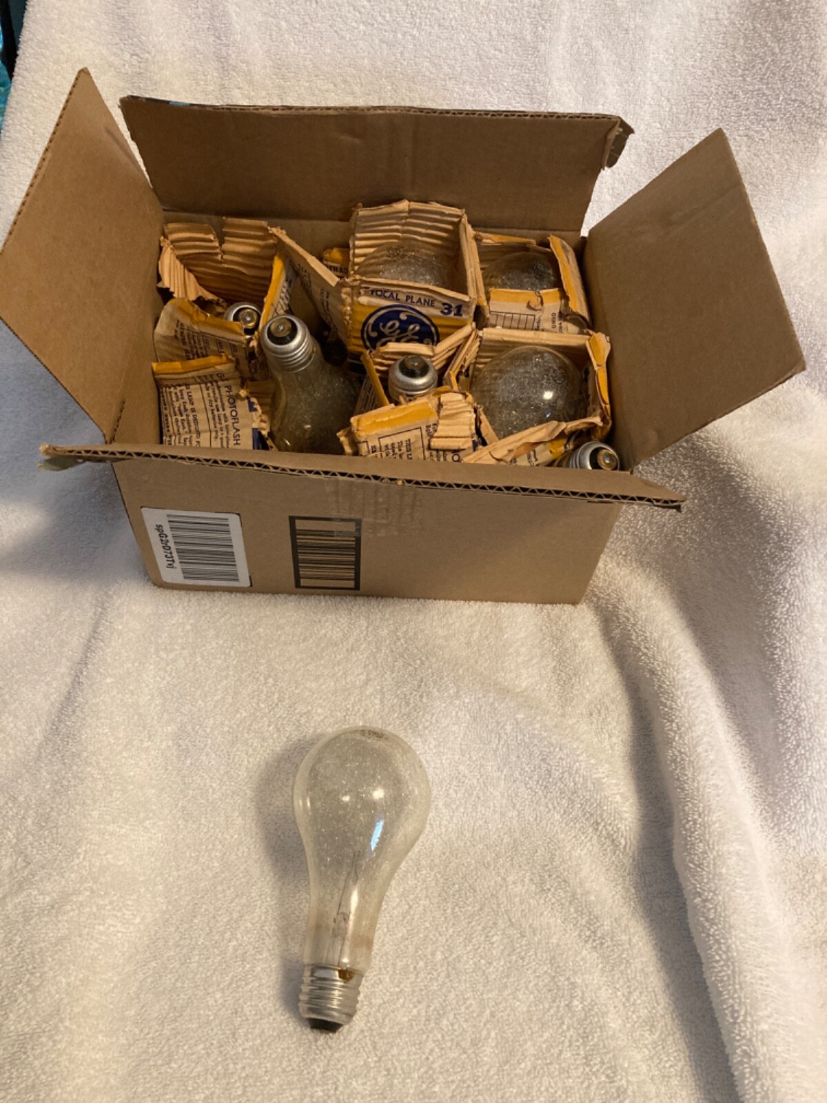 VINTAGE CARTON OF 7 GE PHOTOFLASH FOCAL PLANE #31 FLASH BULBS | eBay