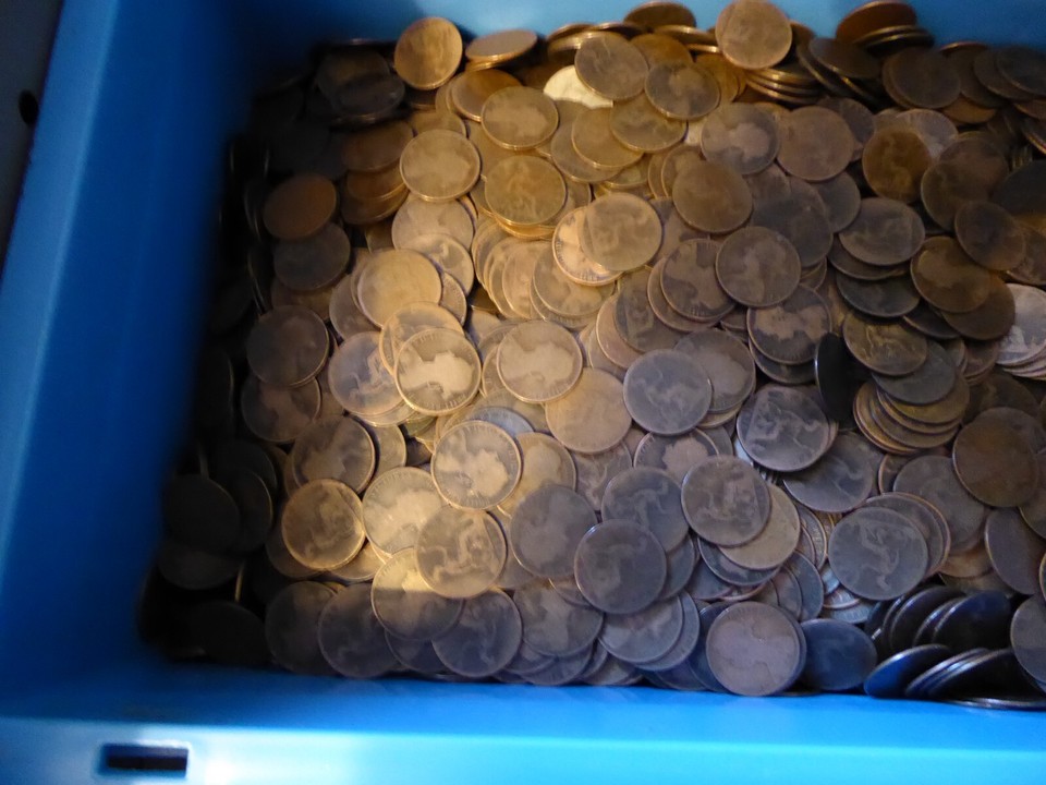 50 Queen Victorian Pennies Bulk Lot 1880's-1890's @LOOK@ BUN YOUNG HEAD ...