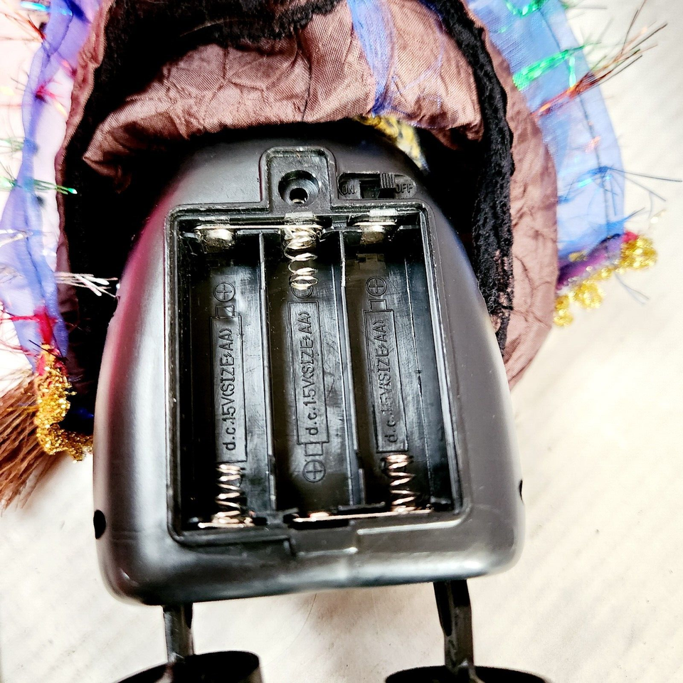 Halloween Witch Walking Laughing Motion Activated Eyes Flash Red ...