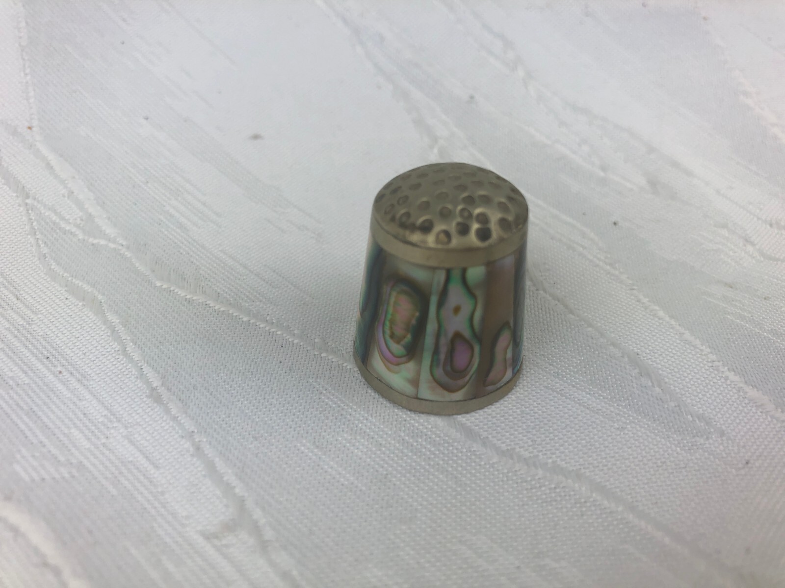 LOVELY THIMBLE WITH PEARLY - OPAL LIKE EFFECT ON IT - NO BRANDING ...
