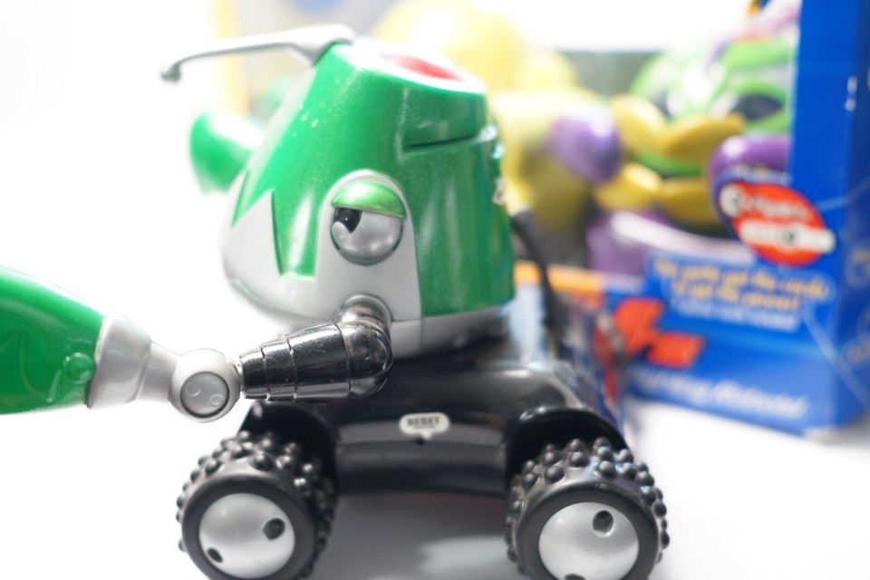 RUMBLE ROBOT 3 Robots, 2 Remotes, 14 Cards - TESTED Me Fisto, Bitor ...