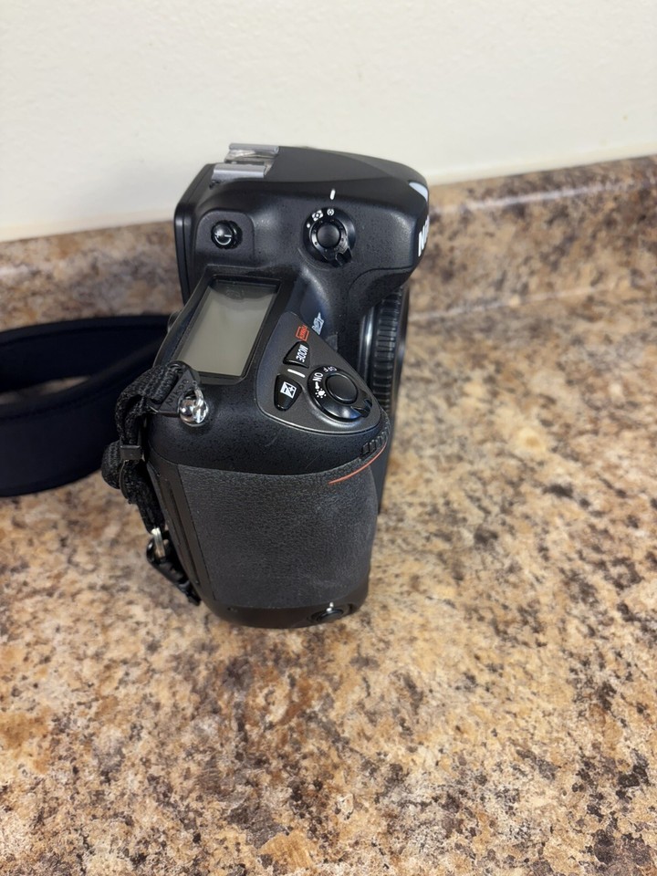 Nikon D2X 12.4MP Digital SLR Camera Body | eBay