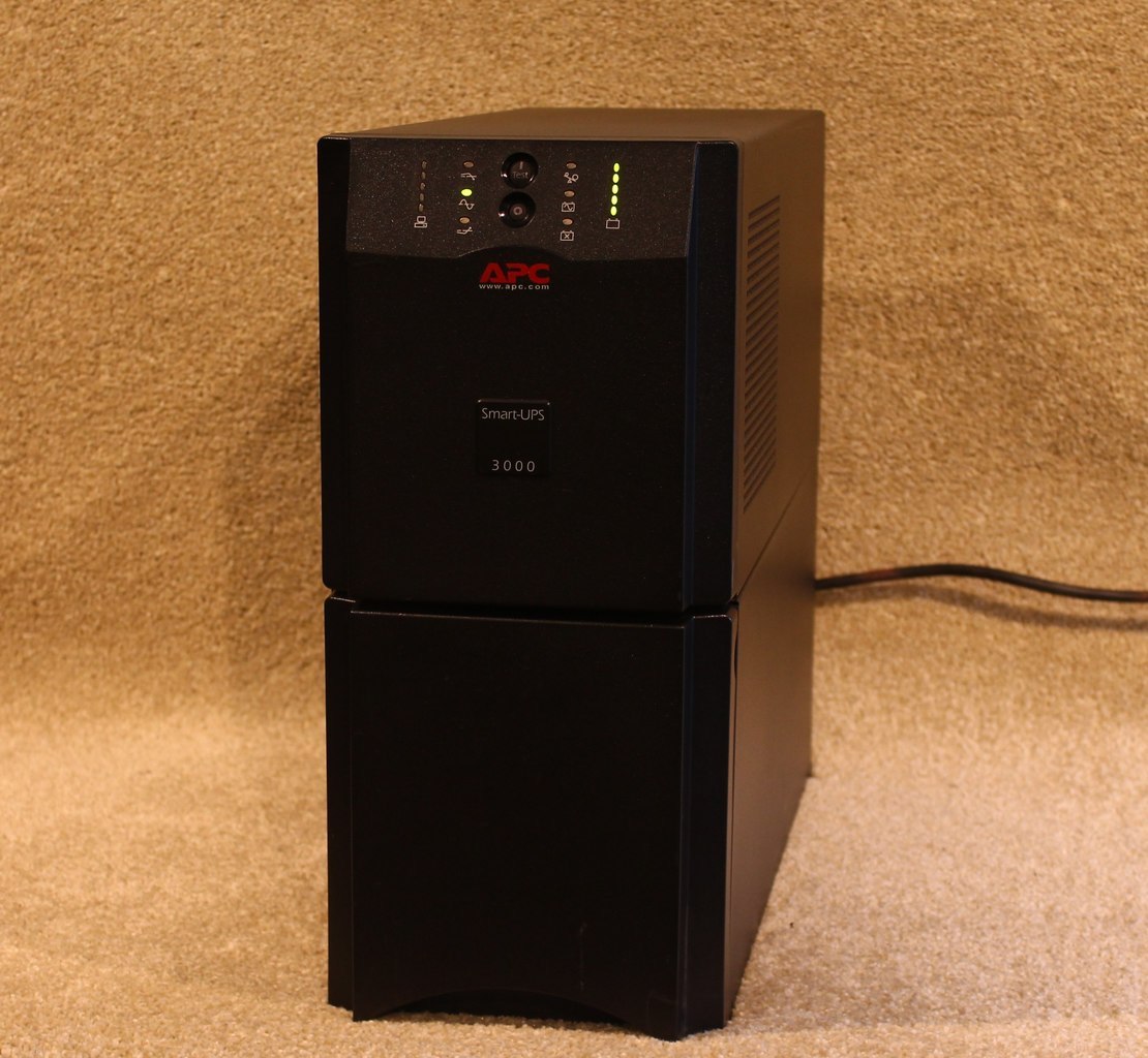 APC SUA3000i SMART-UPS 3000 VA Tower UPS -- New Batteries -- 12m RTB ...