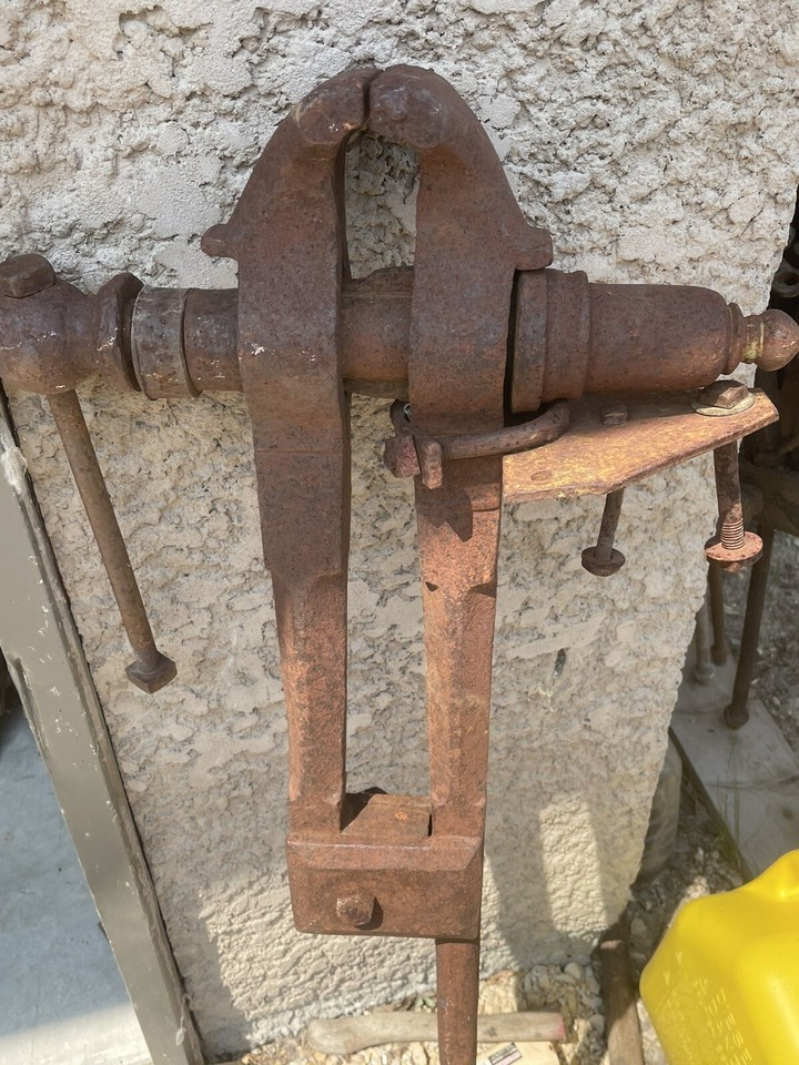 Vintage Blacksmith Leg Vise Post Vise Blacksmith Tools Blacksmithing | eBay