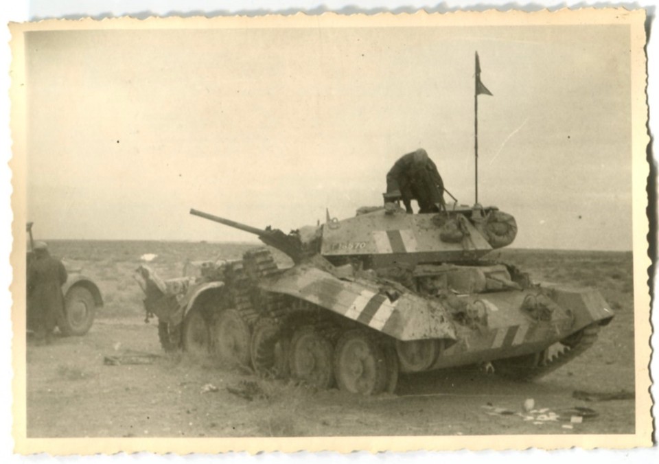 GERMAN WWII ARCHIVE PHOTO: DESTROYED BRITISH CRUSADER TANK NORTH AFRICA ...