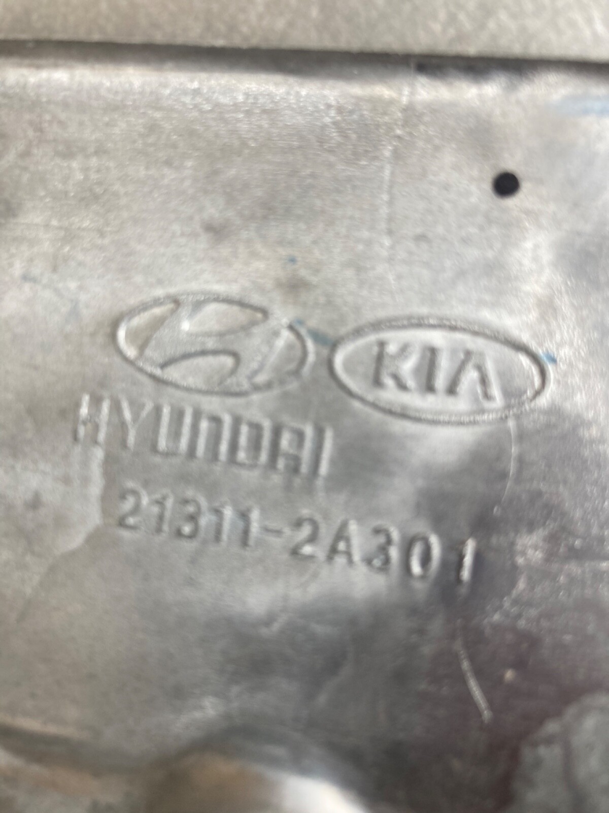 Hyundai I40 1.7 CRDi Diesel D4fd Engine 2014 Front Timing Chain Lid ...