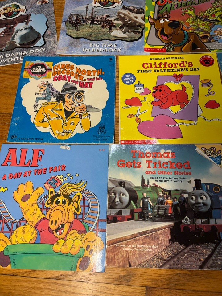 9 Kids Floppy Books Assorted Titles Thomas Flintstones Clifford | eBay