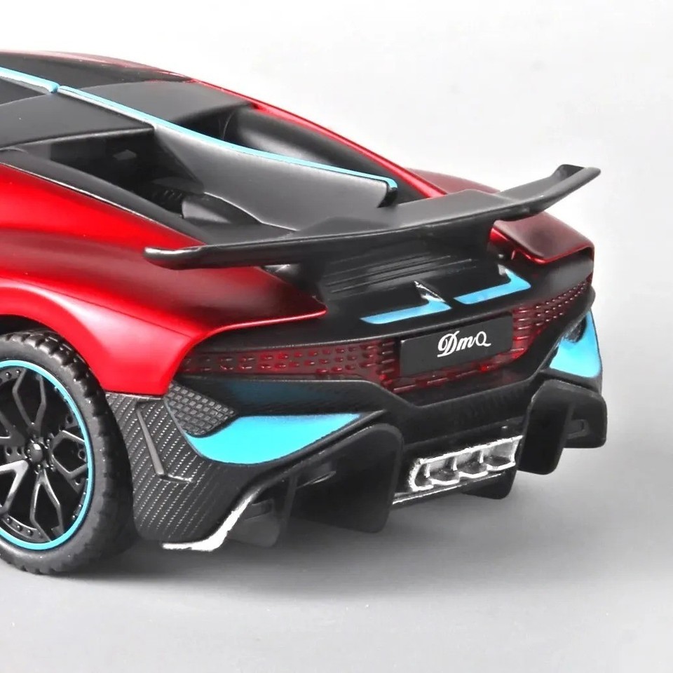 1:32 Bugatti Divo Alloy Diecast Car Model - Sound Light Pull-Back Toy ...