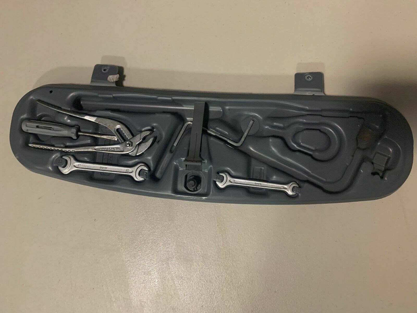 01 02 03 04 05 06 BMW 330XI E46 TRUNK TOOL KIT SET HOLDER OEM | eBay